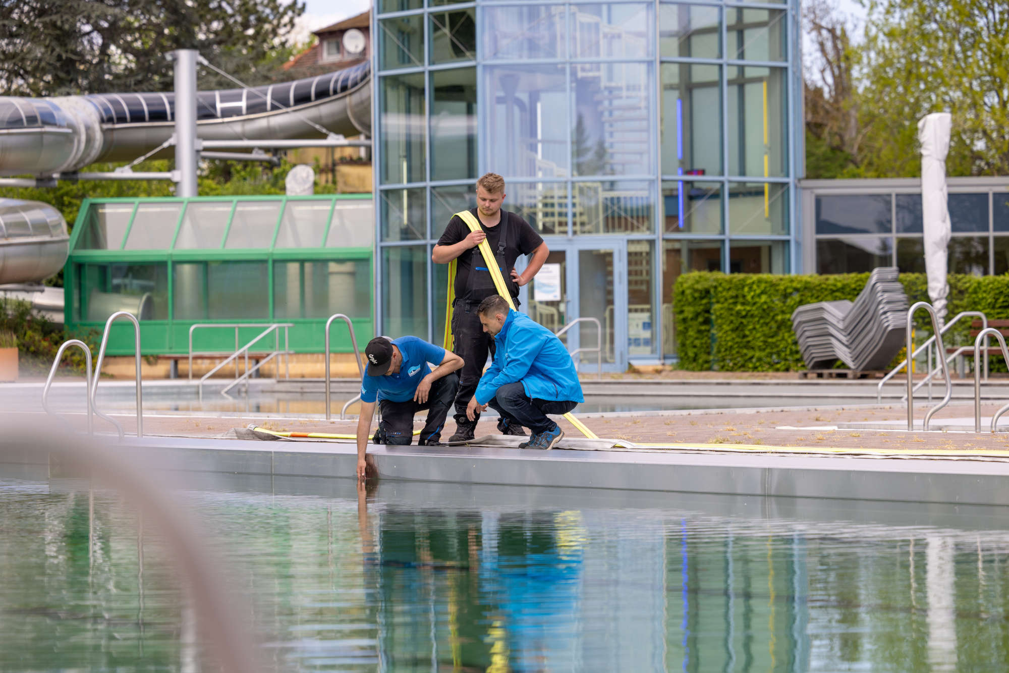 Am Montag, dem 28. April um 7:00 Uhr startet die Bellamar-Freibadsaison ...